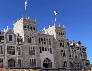Suministro y colocación de piedra natural en IEB CAMPUS UNIVERSITARIO ...